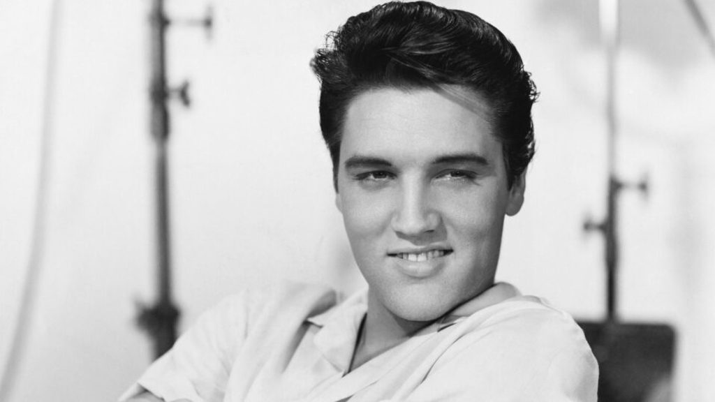 Král rokenrolu Elvis: Prvně zpíval mezi mlékem a tvarohem a s ...
