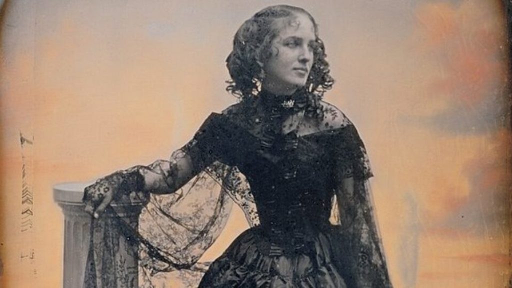 Rumunská černá vdova: Ve sklepě měla 35 mrtvol, chodila za nimi na ...