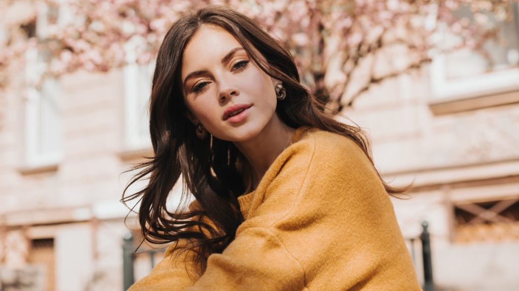 Nora (20): Máma se rozhodla, že mi bude linkovat život. Já už ale vím ...