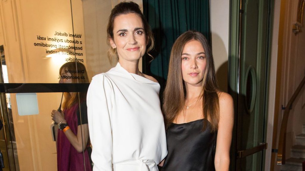 Daniela Písařovicová sleduje v Survivoru kamarádku Andreu Bezděkovou ...