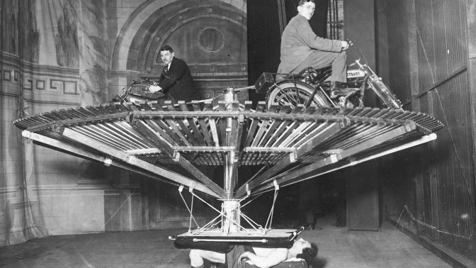 Galerie: Železný muž Zishe Breitbart: Polský silák dobyl svět. Pak ...