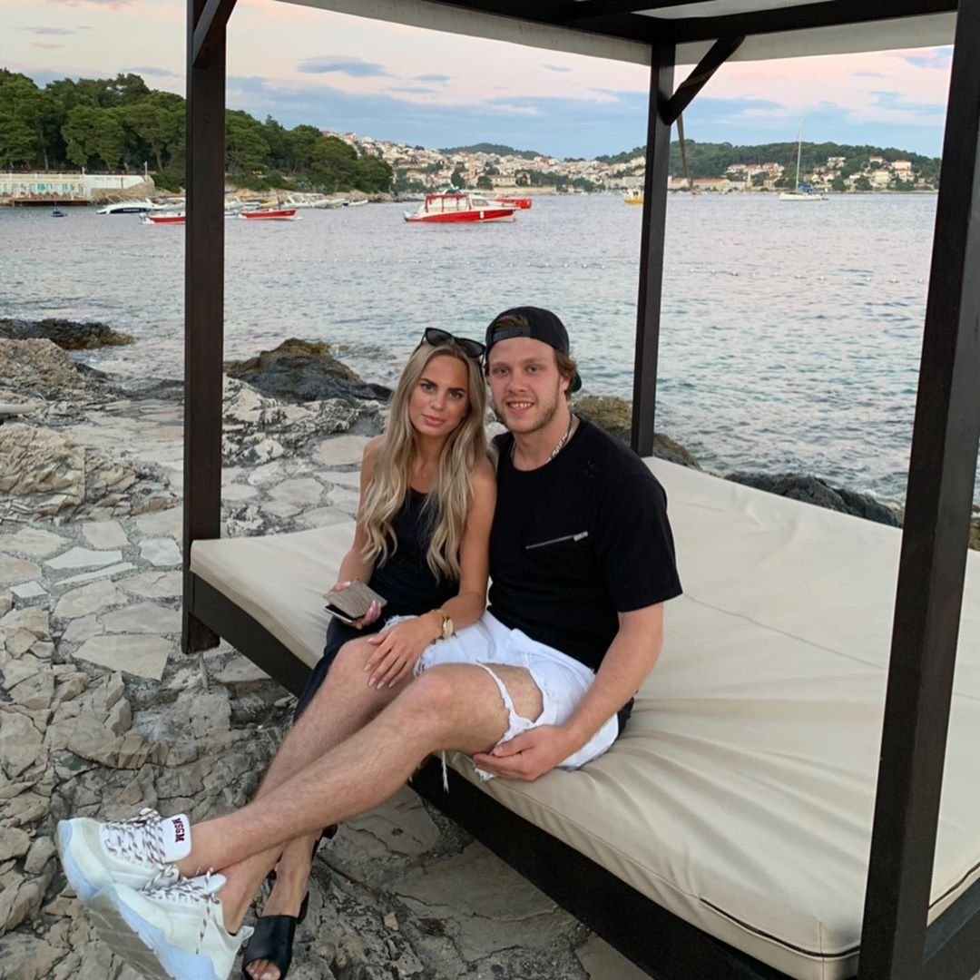 Foto k tématům David Pastrňák, Rebecca Rohlsson