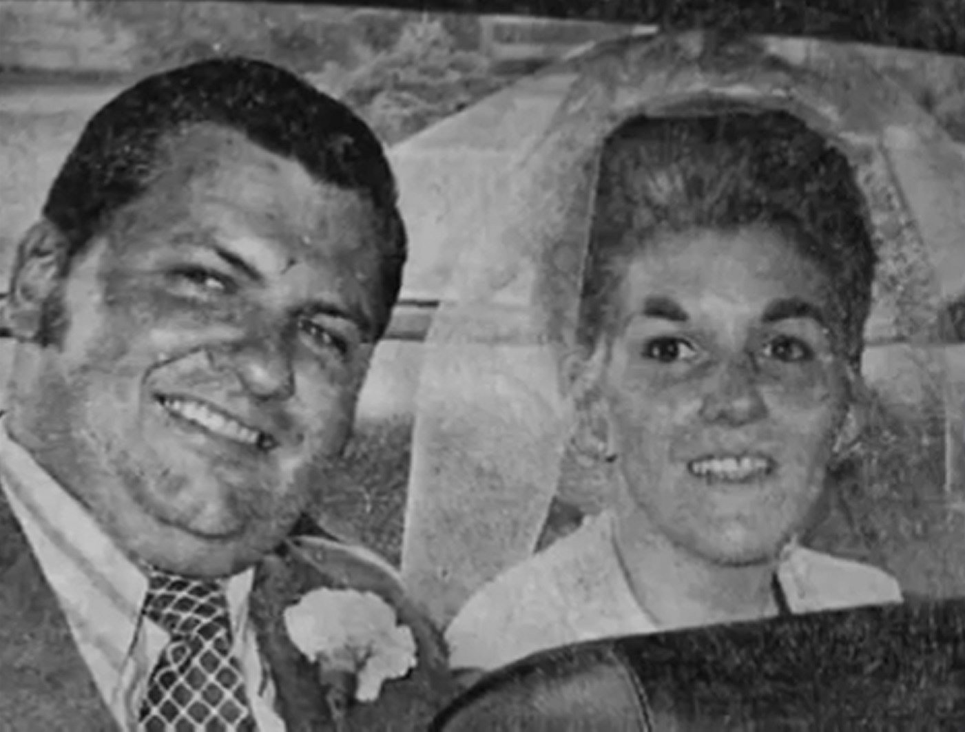 FOTO: Gacy a jeho první žena. – stránka 17