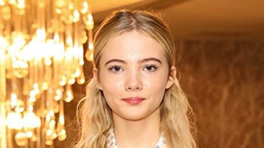 Freya Allan – nejnovější zprávy a fotografie – eXtra.cz