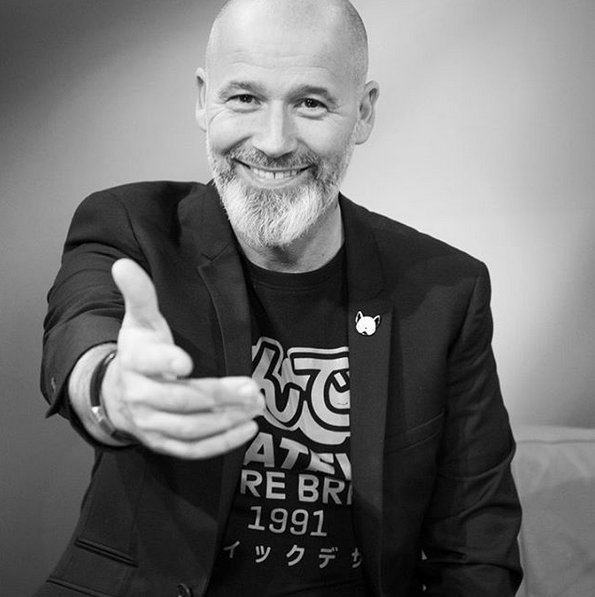 FOTO: Jan Musil spadl ze žebříku.