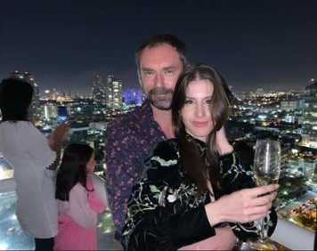 FOTO: Emanuel se svou přítelkyní.