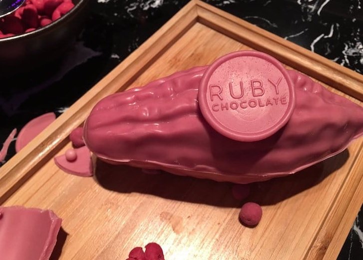 FOTO: Čokoláda je vyráběna z kakaového bobu Ruby, který obsahuje růžové ...