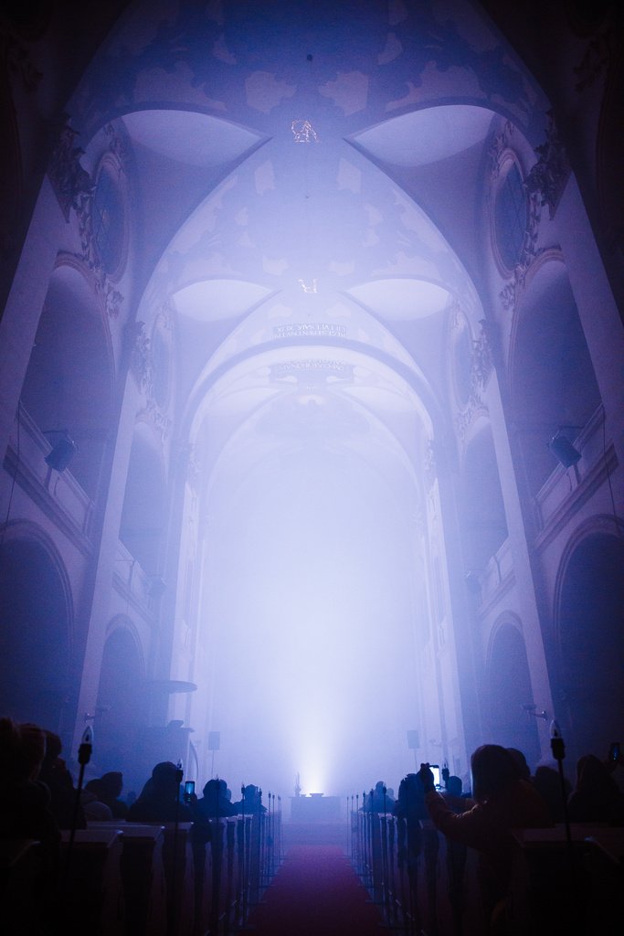 FOTO: AV performance v kostele U Salvátora