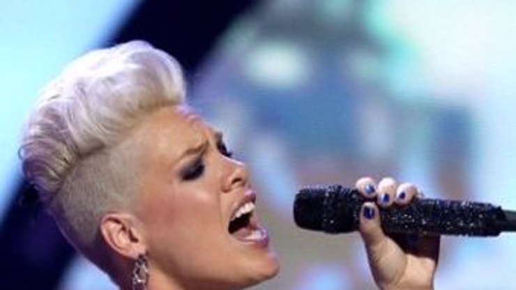 Pink (zpěvačka) – nejnovější zprávy a fotografie – eXtra.cz