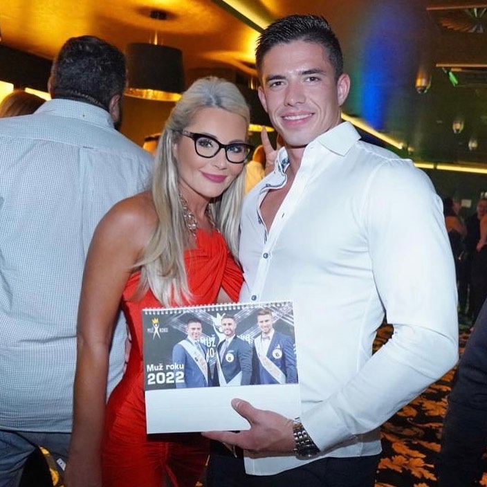 FOTO: Po boku Muže roku 2022 Dominika Chabra. – eXtra.cz