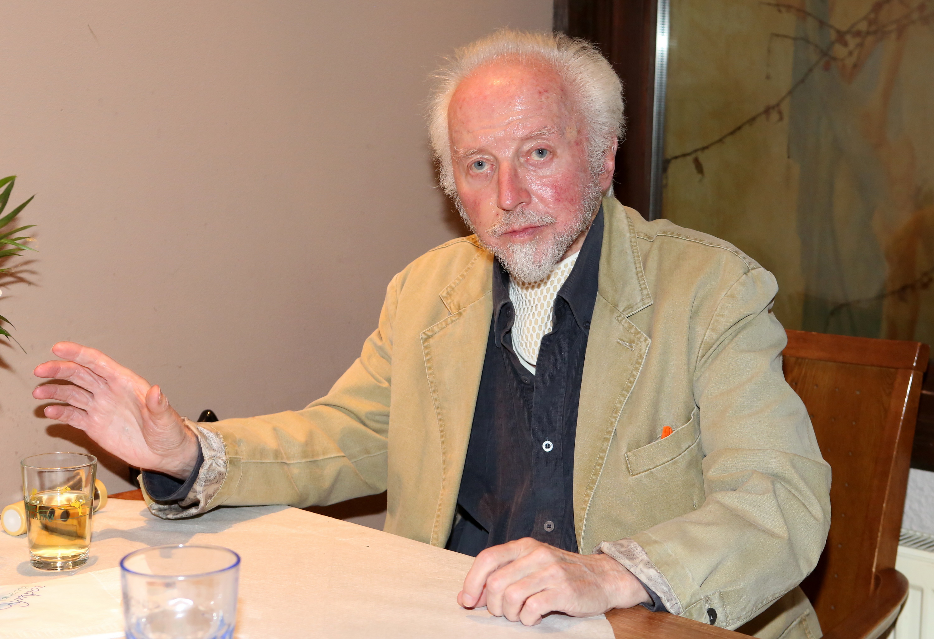 FOTO: Zemřel dabér Vinnetoua a Růžového pantera Stanislav Fišer. Bylo ...