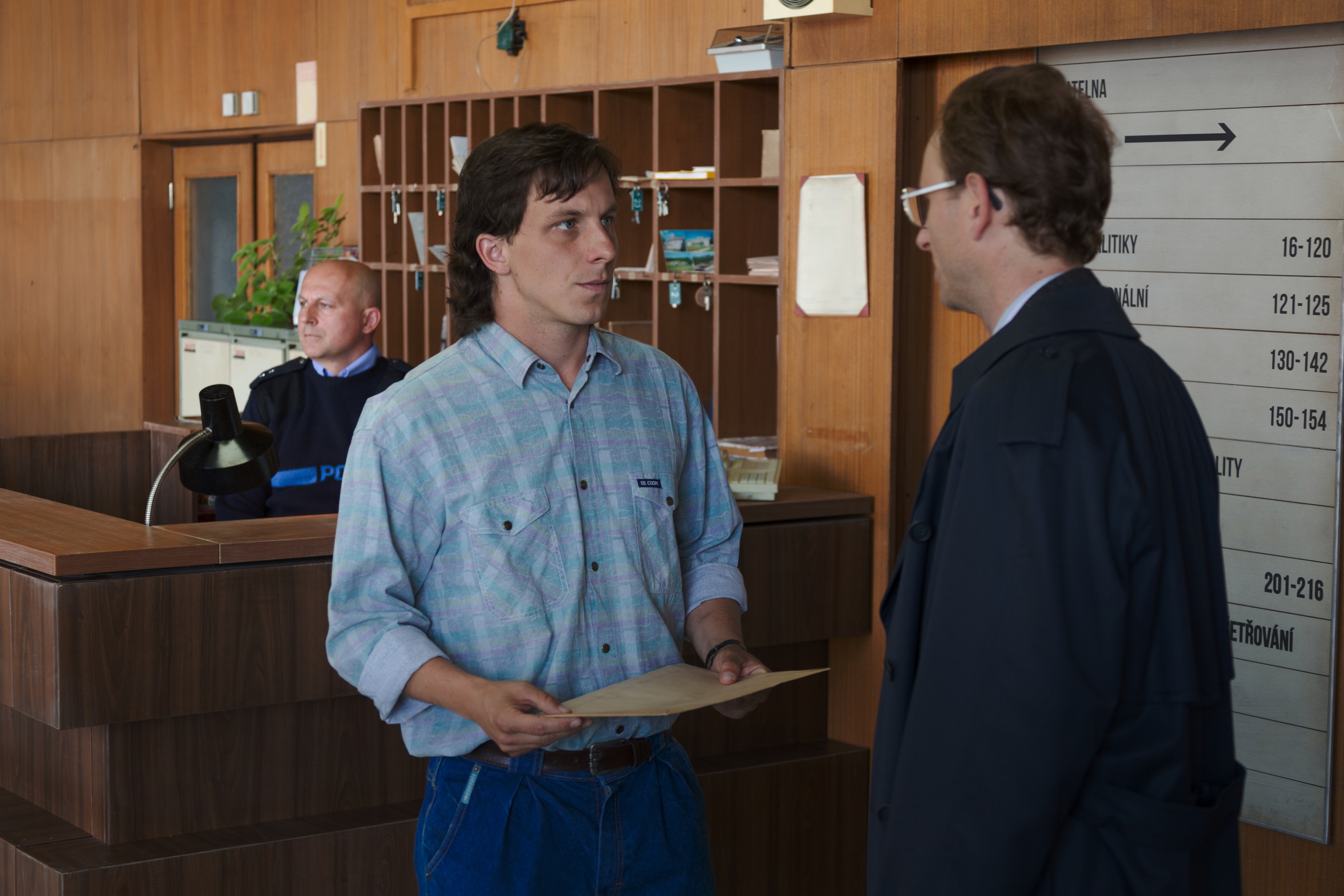 FOTO: Seriál Devadesátky (2022) je minisérie České televize.