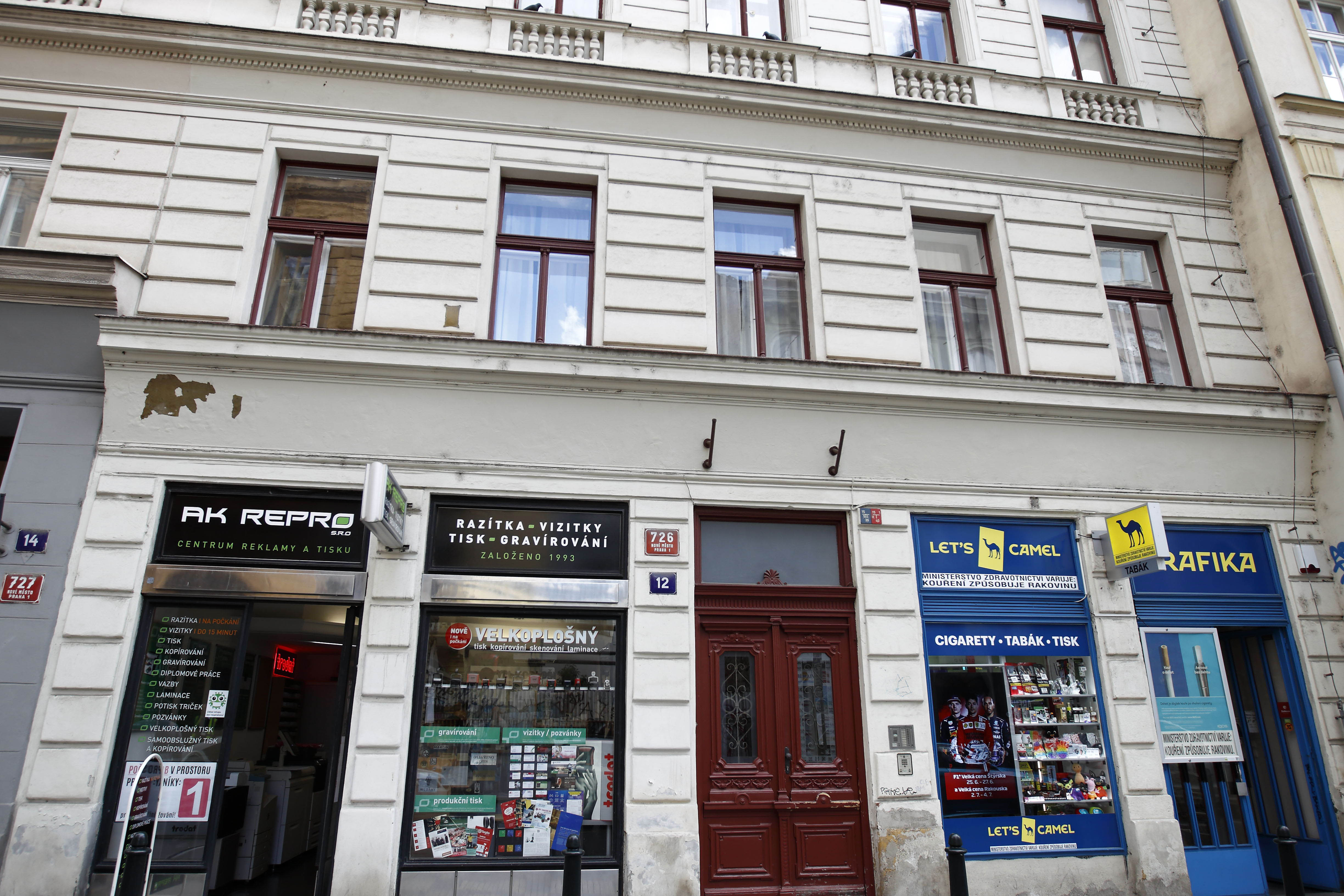 FOTO: Byt se nachází v ulici Palackého přímo v centru Prahy.