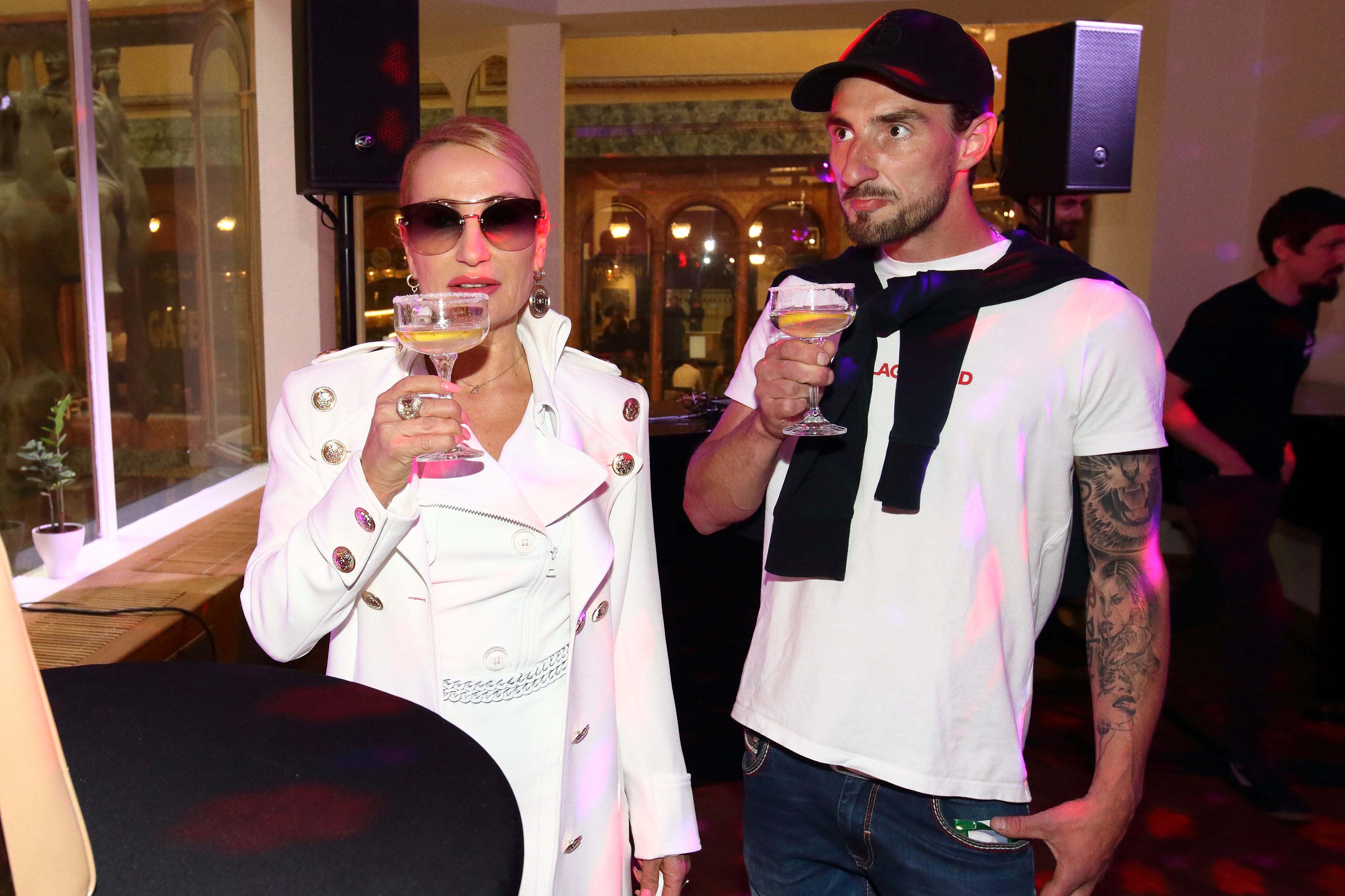 FOTO: Do Lucerny dorazil i syn Petra Sepéšiho s matkou.