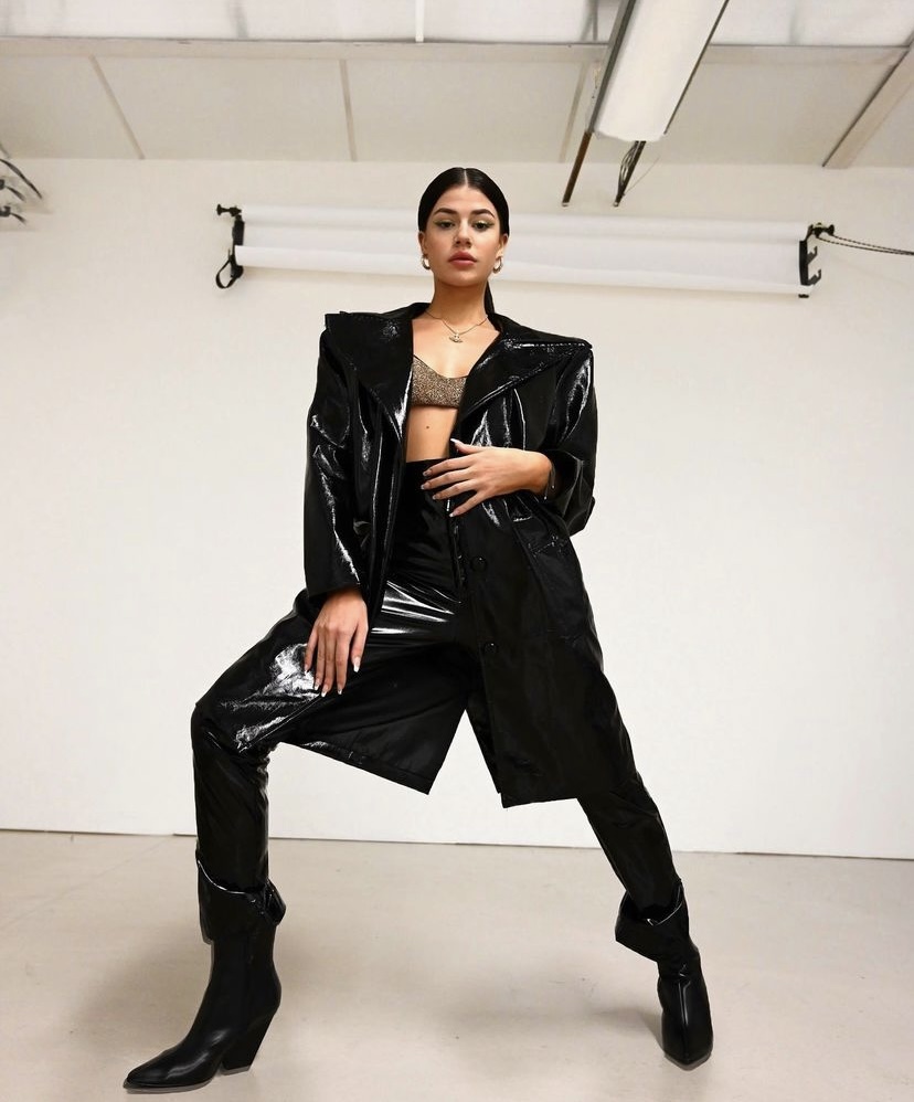 FOTO: Domi Alagia inspiruje svými outfity.