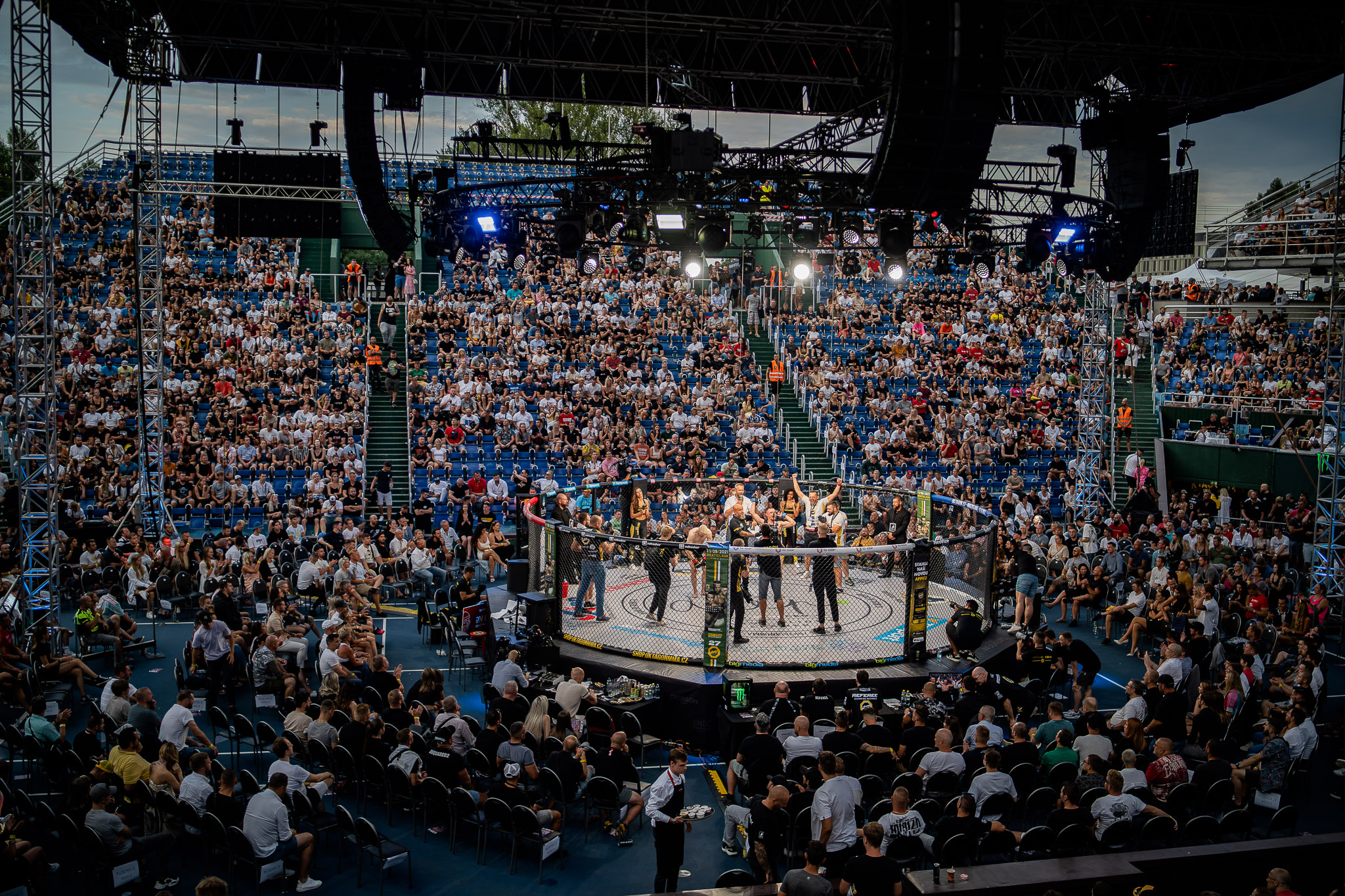 FOTO: Ohlédnutí za nejkrásnějším turnajem organizace Oktagon MMA, který ...