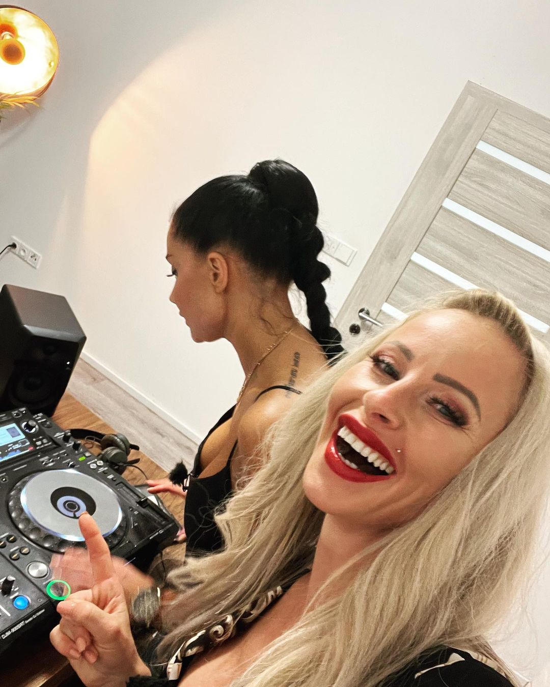 FOTO: Sonia Edde a Andrea Pomeje ve VIP Prostřenu – stránka 39