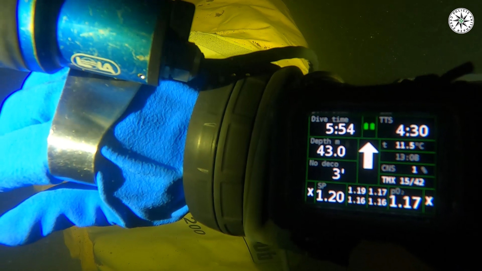 Vražda na Slapech: Muž rozřezal přítelkyni, ženu našli na dně přehrady psi