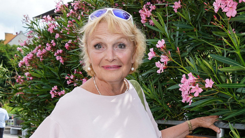 Regina Rázlová (76) prozradila tajemství mladistvé pleti: Obličej si ...