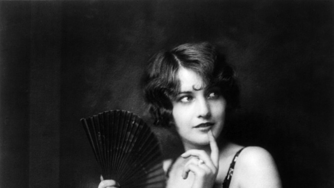 Galerie: Tragický život herečky Barbary Stanwyck začal ve třech letech ...