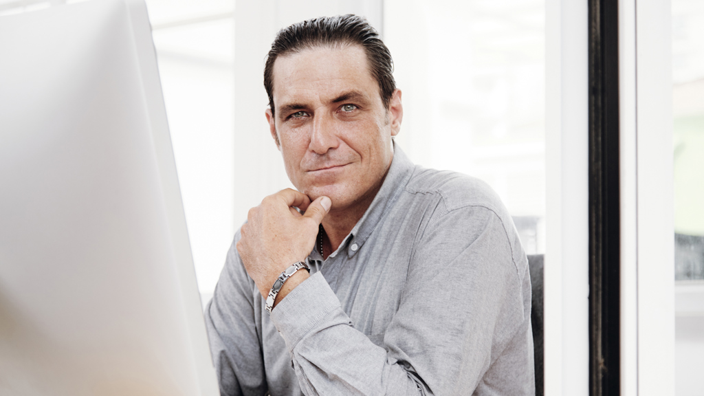 Skutečné příběhy o nevěře: Na firemním večírku mě začala svlékat kolegyně. Před katastrofou mě ...