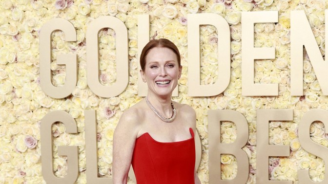 Galerie: Zlaté glóby 2024: Meryl Streep ve flitrech a Julianne Moore v ...