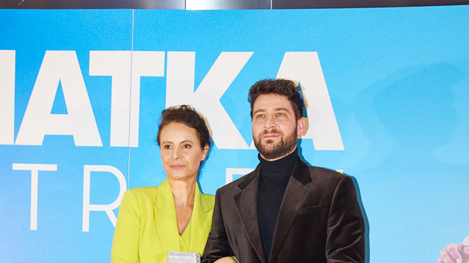 Galerie: Módní policie z premiéry filmu Matka v trapu: Elegantní Jana ...