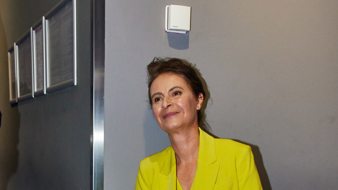 Galerie: Módní policie z premiéry filmu Matka v trapu: Elegantní Jana ...