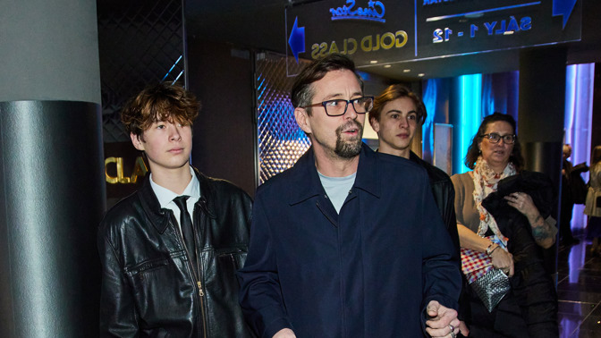 Galerie: Módní policie z premiéry filmu Matka v trapu: Elegantní Jana ...