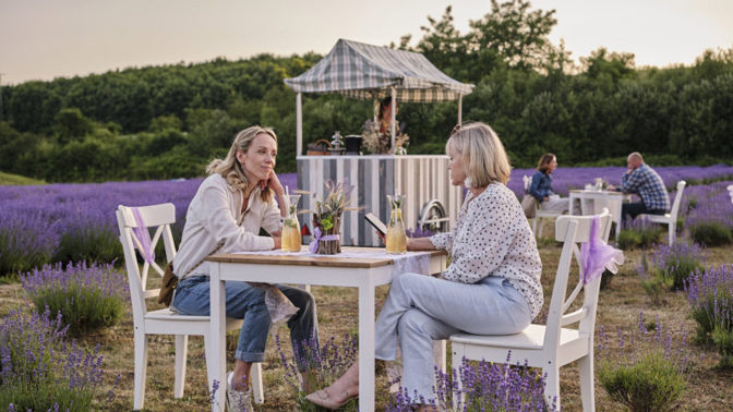 Galerie: Lenka Dolanská Vlasáková (51) a Petra Hřebíčková (44) o svých ...