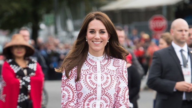 Galerie: Kate Middleton (42) a její matka Carole Middleton (69) nosí ...