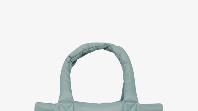 Galerie: Prošívané kabelky: Z virálního hitu jedné značky vznikl ...