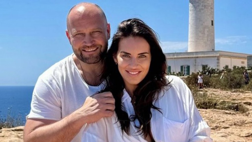 Jiří Šlégr ukázal pekáč buchet a svalnaté bicáky. Lucie Šlégrová se ...