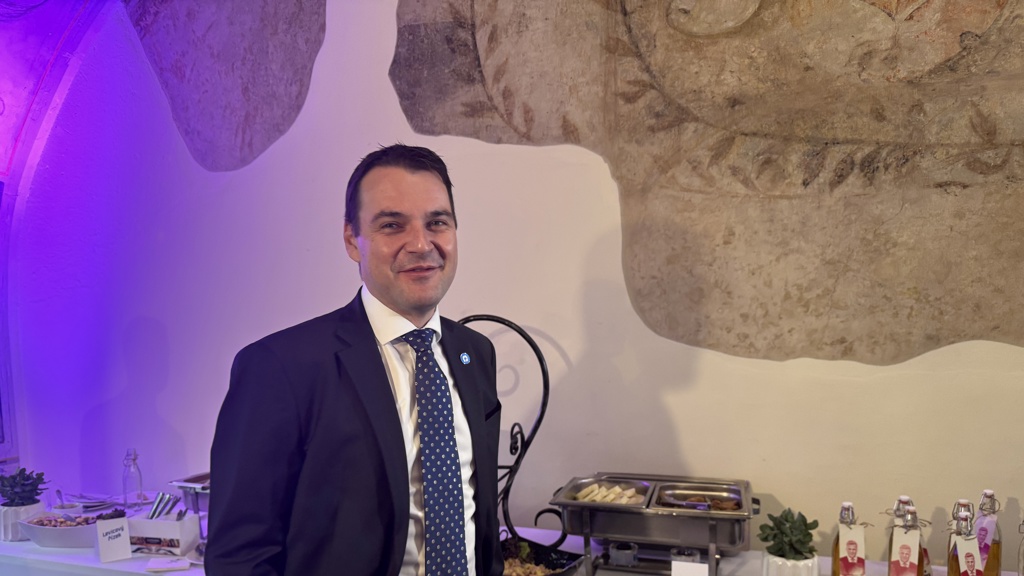 Petr Macinka: český politik – nejnovější zprávy a fotografie – eXtra.cz